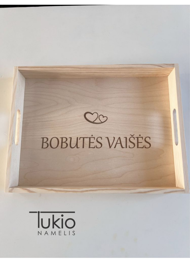 Graviruotas medinis padėklas https://tukionamelis.lt/